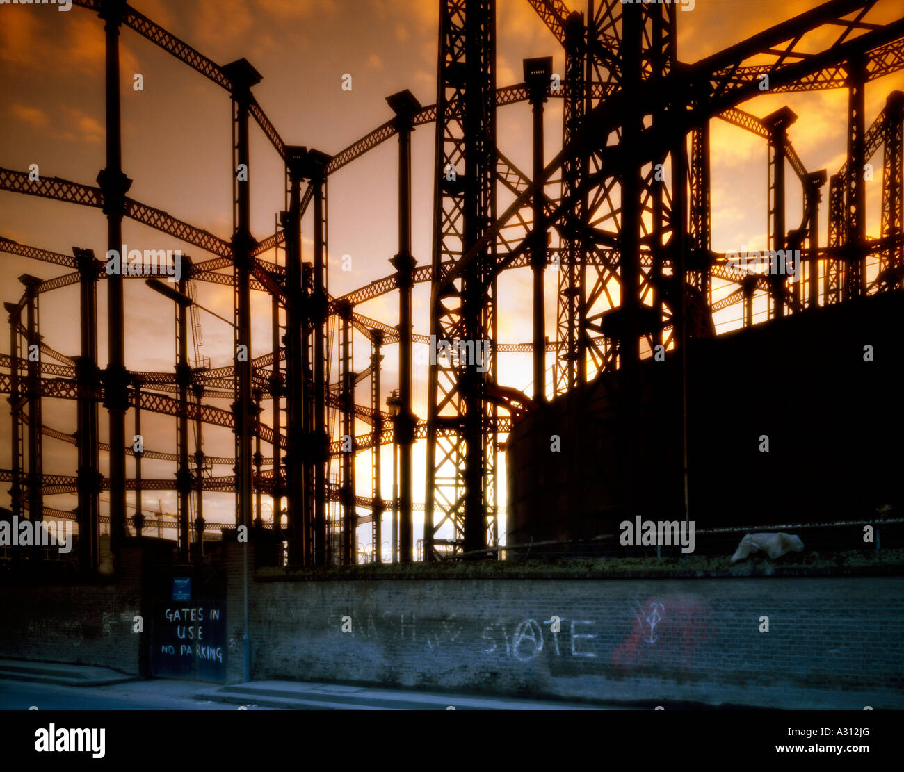 Gasometers hi-res stock photography and images - Alamy