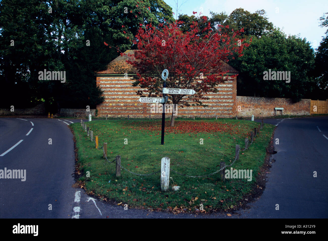 Chilbolton village green Hampshire England UK Stock Photo - Alamy