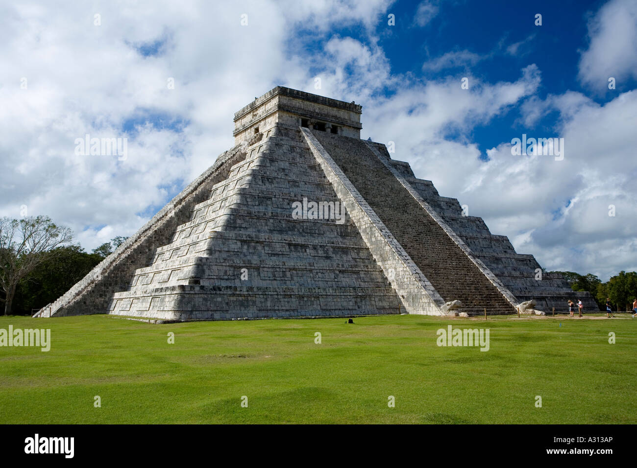 El Castillo the large Pyramid at the ruined Mayan city of Chichen Itza ...