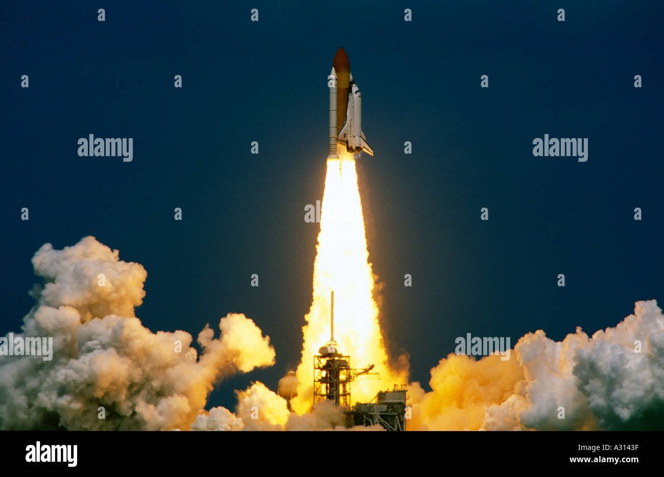 Space Shuttle Launch High Resolution Stock Photography and Images - Alamy
