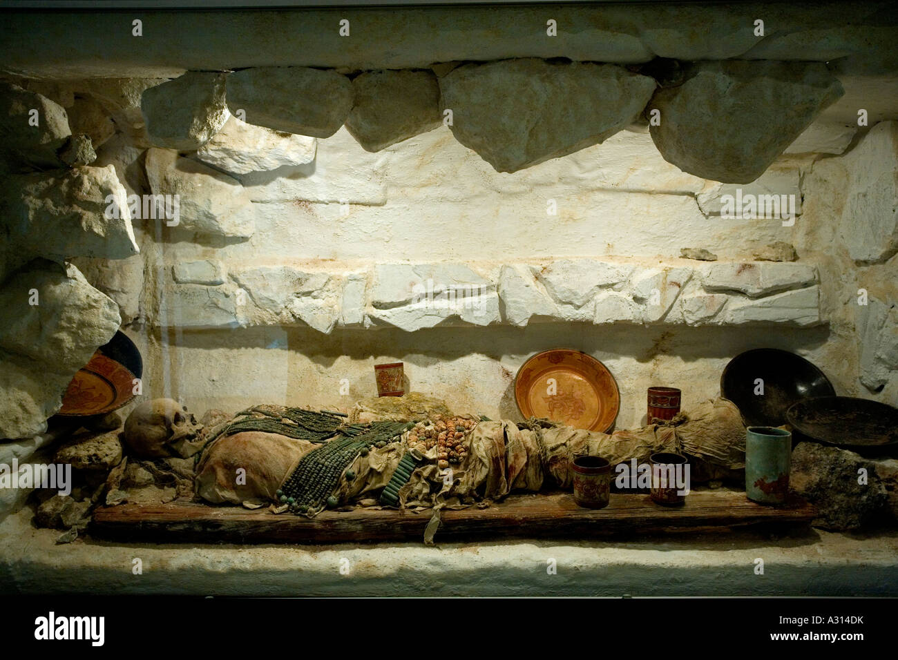 Mayan Mummy with Jade jewellery on display in San Miguel Fort in ...