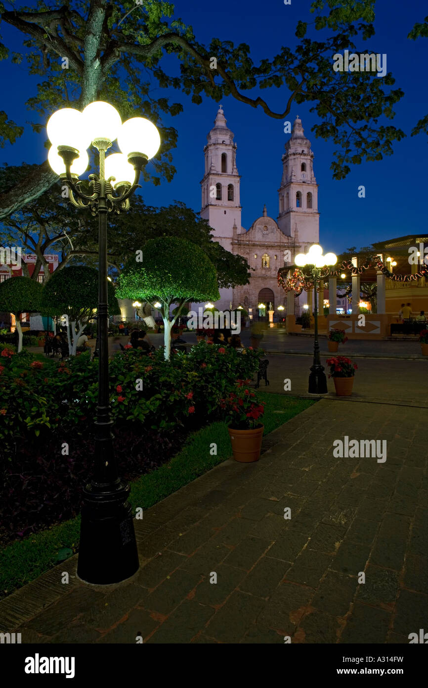 Campeche mexico parque principal hi-res stock photography and images ...