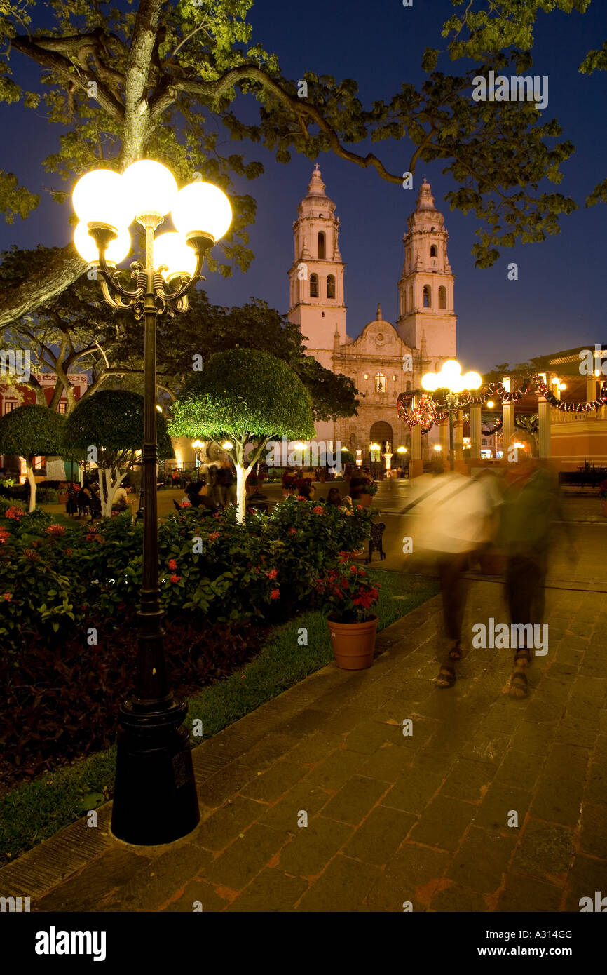 Campeche mexico parque principal hi-res stock photography and images ...