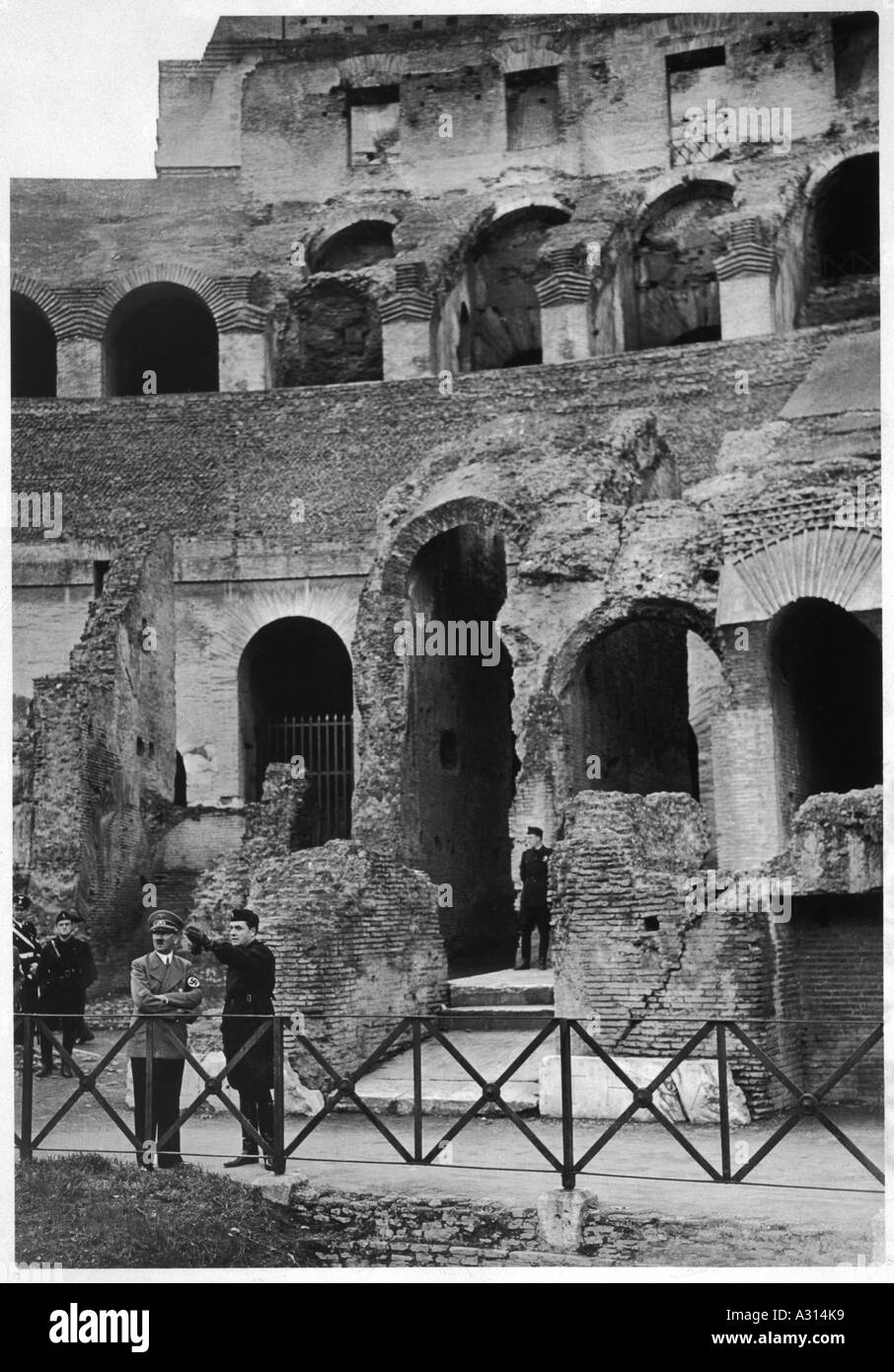 Hitler in italy 1938 hi-res stock photography and images - Alamy