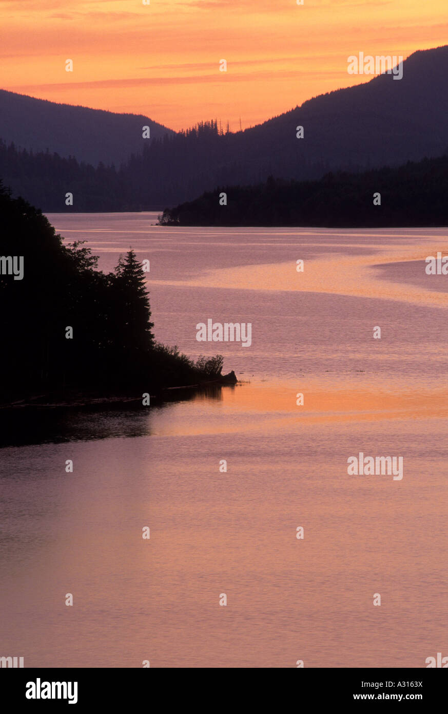 Spada lake hi-res stock photography and images - Alamy