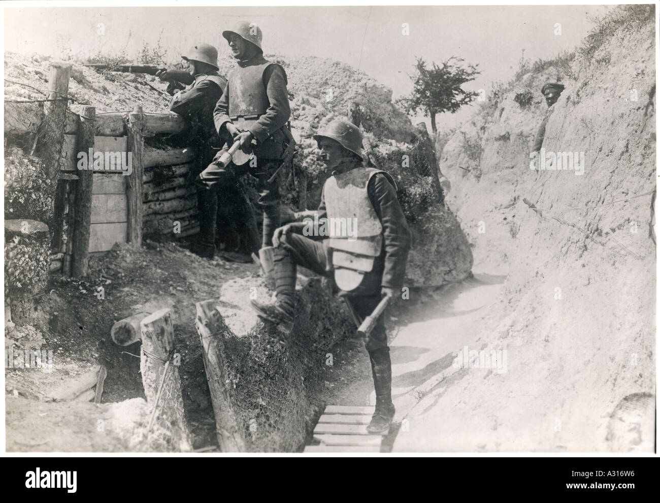 Frontline trench hi-res stock photography and images - Alamy