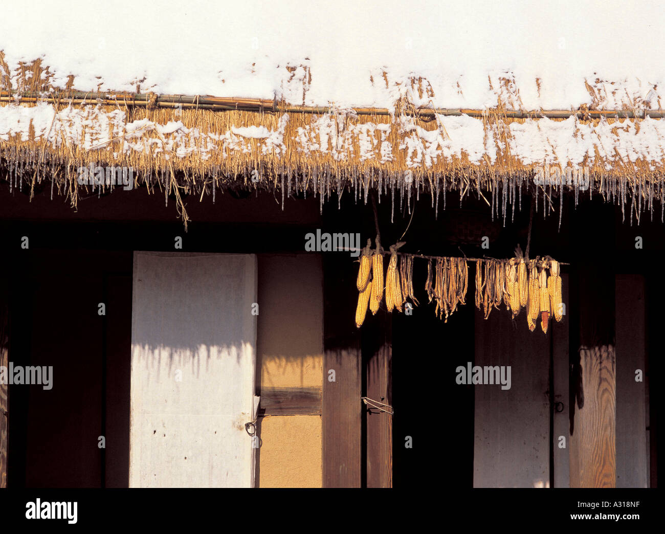 Protruding corners of eaves hi-res stock photography and images - Alamy