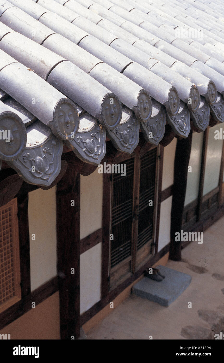 Roof Tile,Giwajip,Roof,Eaves,Old Architecture,Buil Stock Photo - Alamy