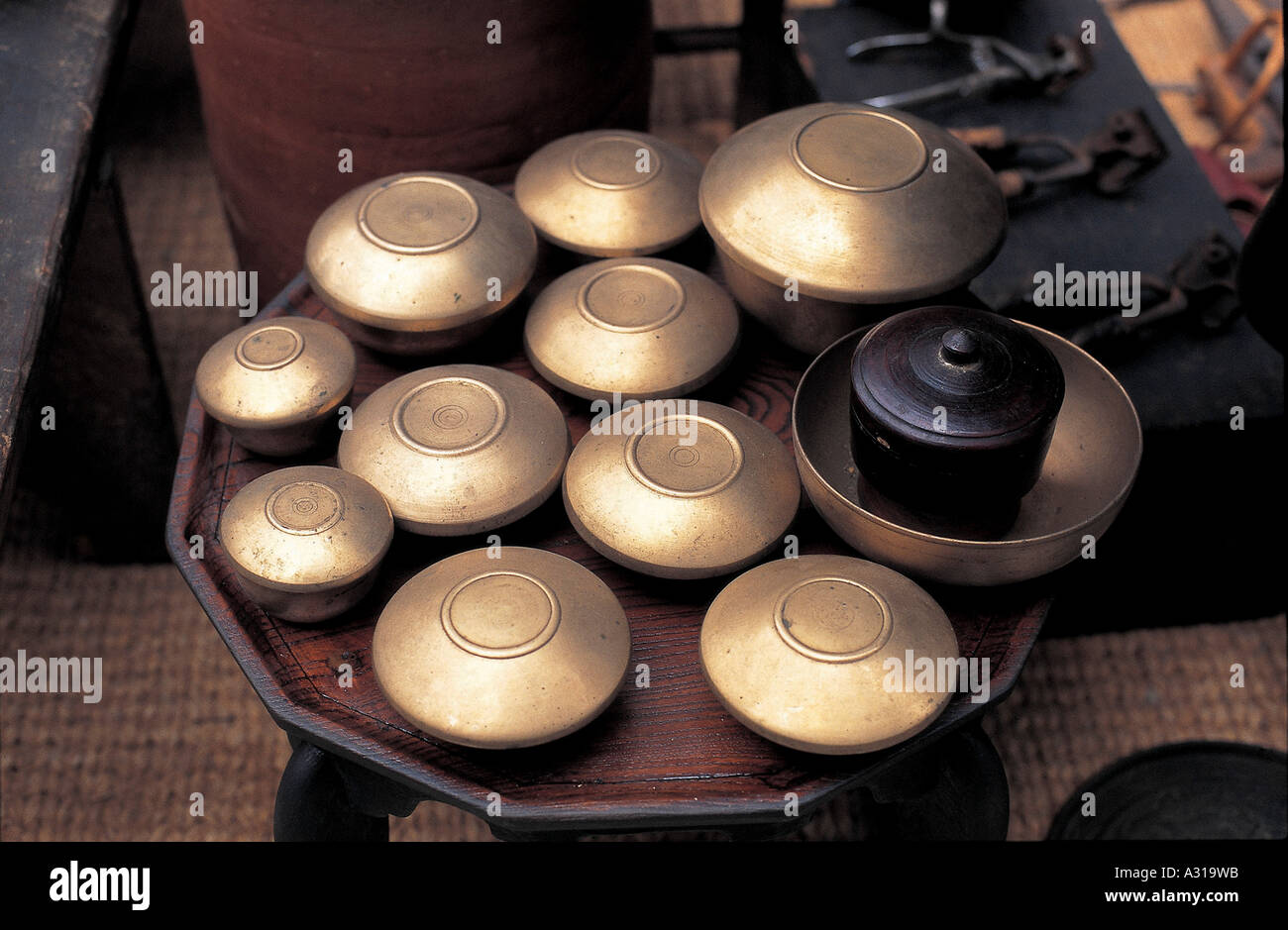 Ancient food vessel hi-res stock photography and images - Alamy