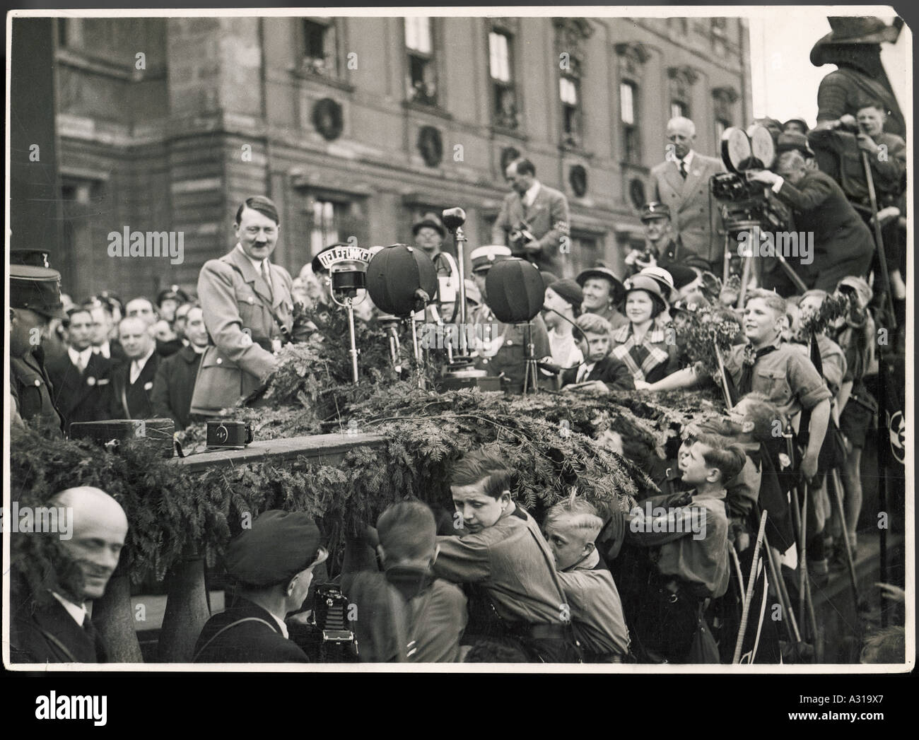 Adolf hitler hitler youth hi-res stock photography and images - Alamy
