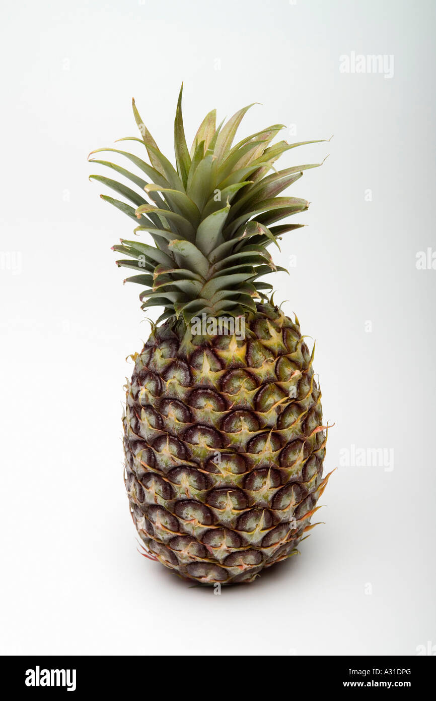 Husk pineapple hi-res stock photography and images - Alamy