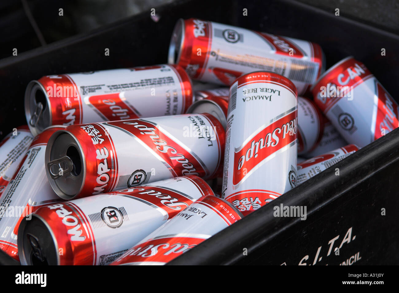 Recycling cans hi-res stock photography and images - Alamy