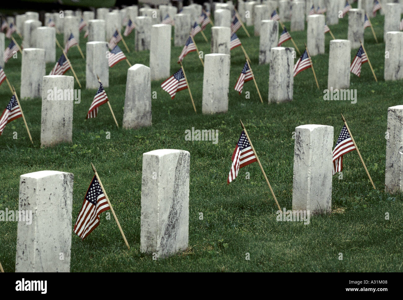 indianapolis usa crown hills cemetary memorial day graves with american ...