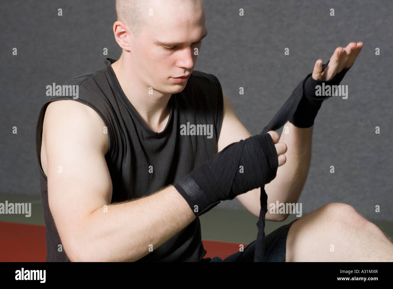 Bandage wrapping around hand hi-res stock photography and images - Alamy
