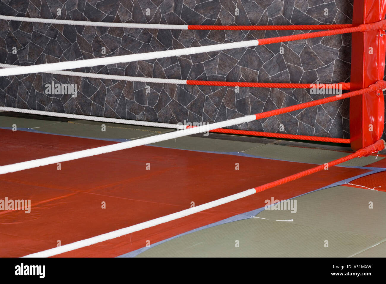 Boxing ring empty hi-res stock photography and images - Alamy