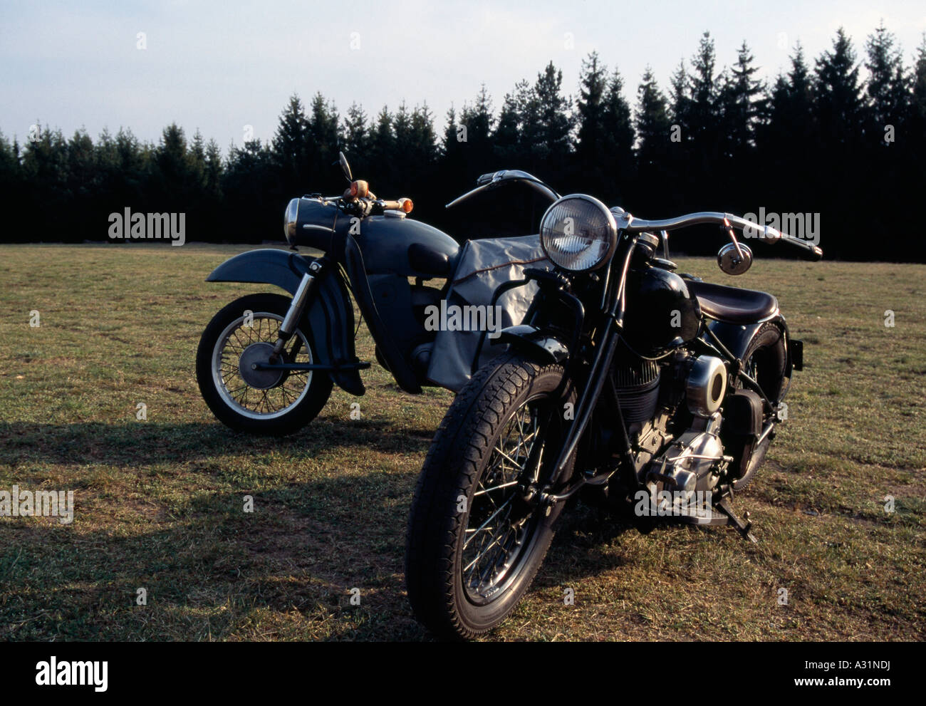 Two silver motorcycles hi-res stock photography and images - Alamy