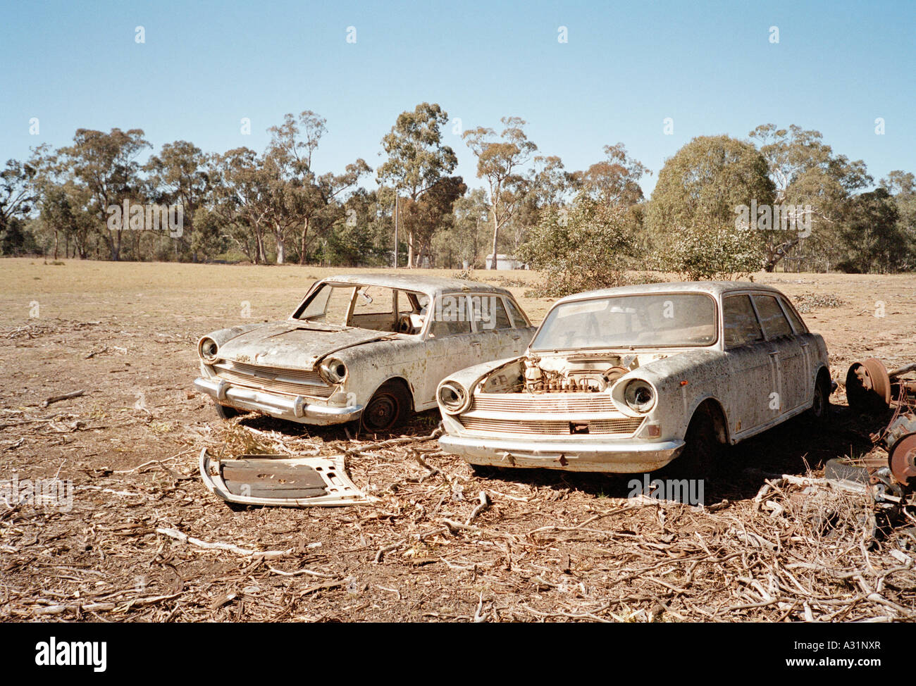 Rusty old cars in a field hi-res stock photography and images - Alamy