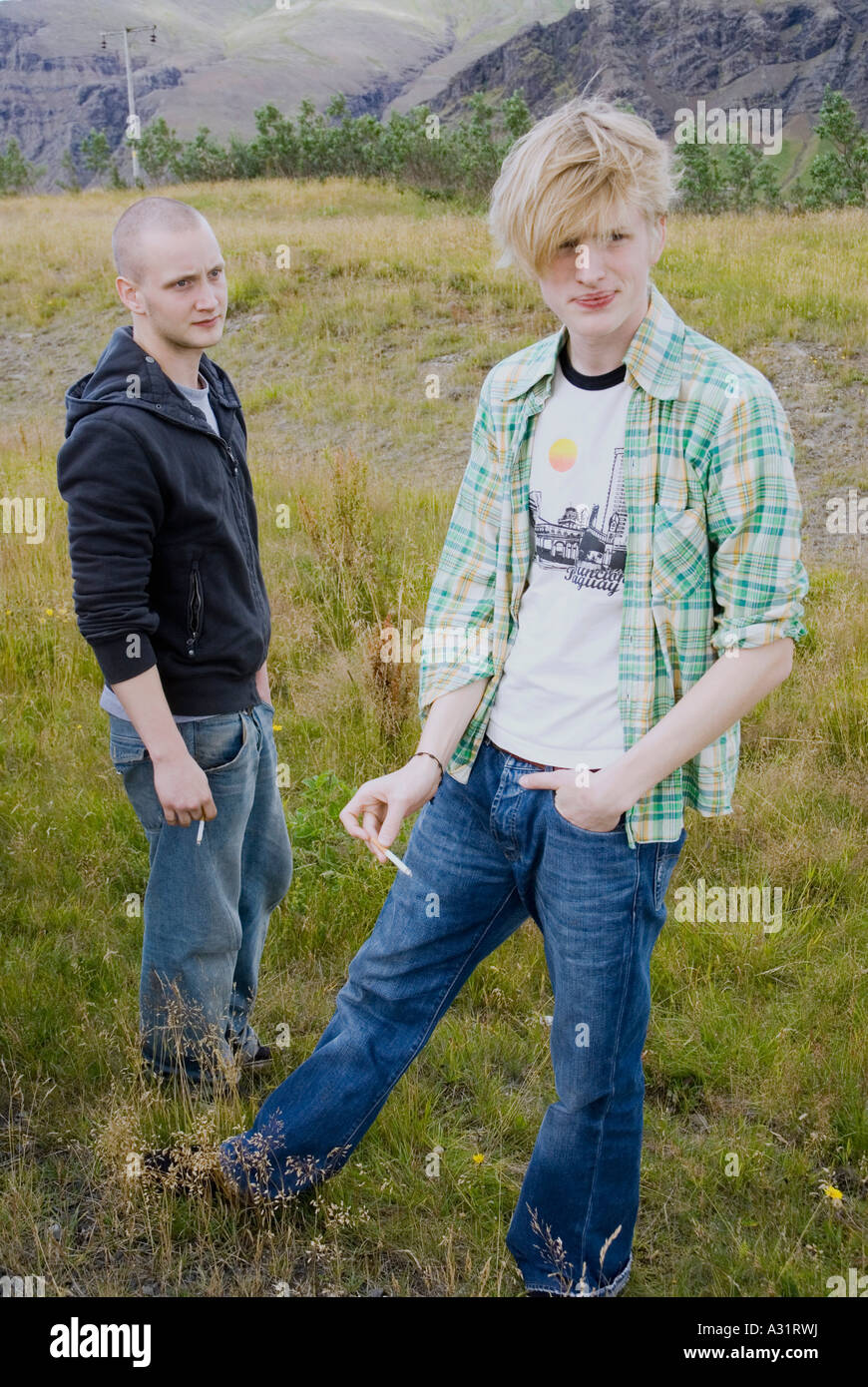 Two people smoking hi-res stock photography and images - Alamy