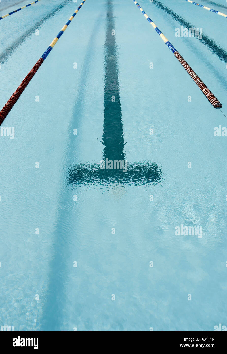 Empty swimming pool Stock Photo - Alamy