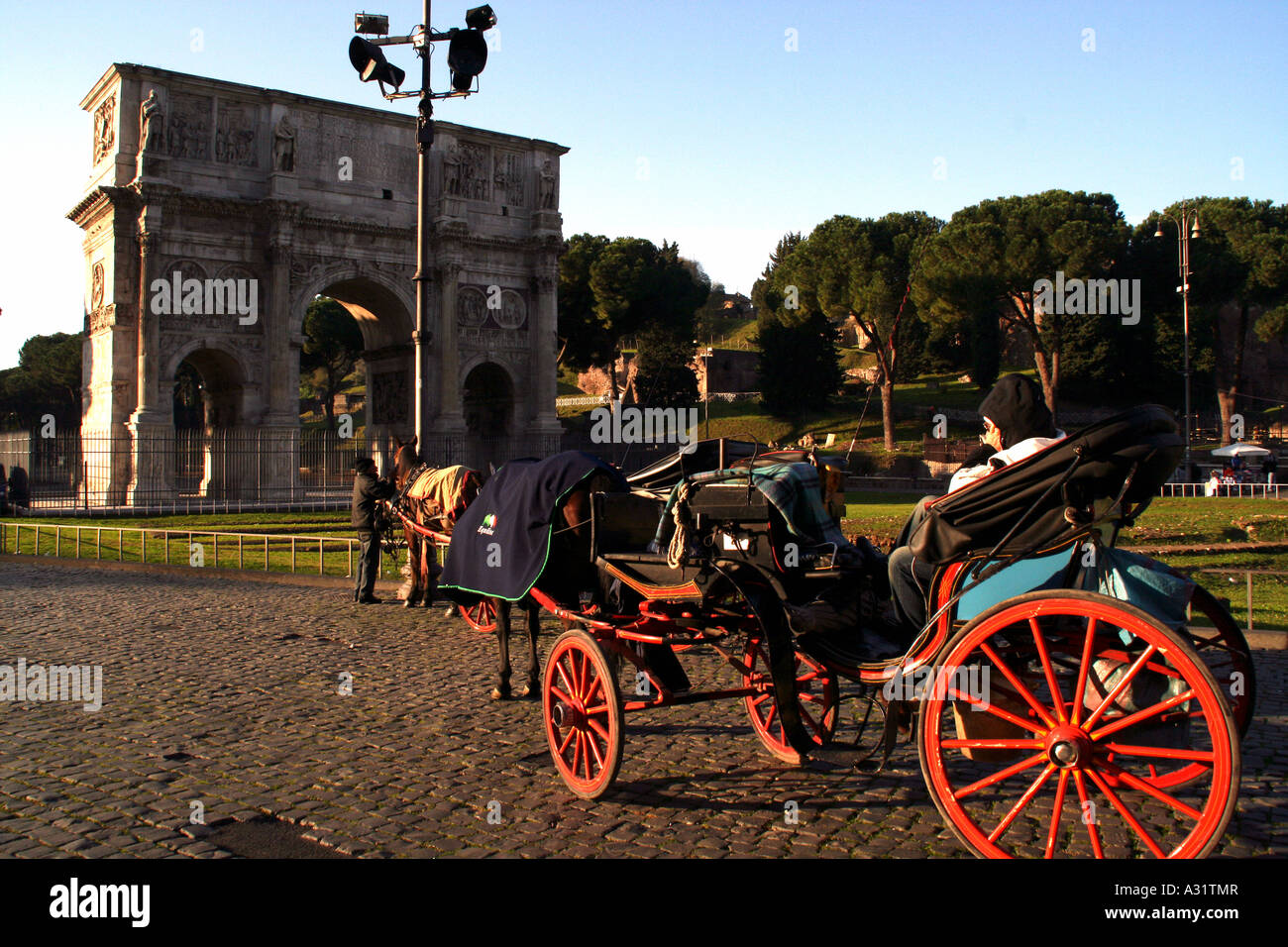 Tourist Carriages by the Arch of Constantine Rome Italy Stock Photo - Alamy