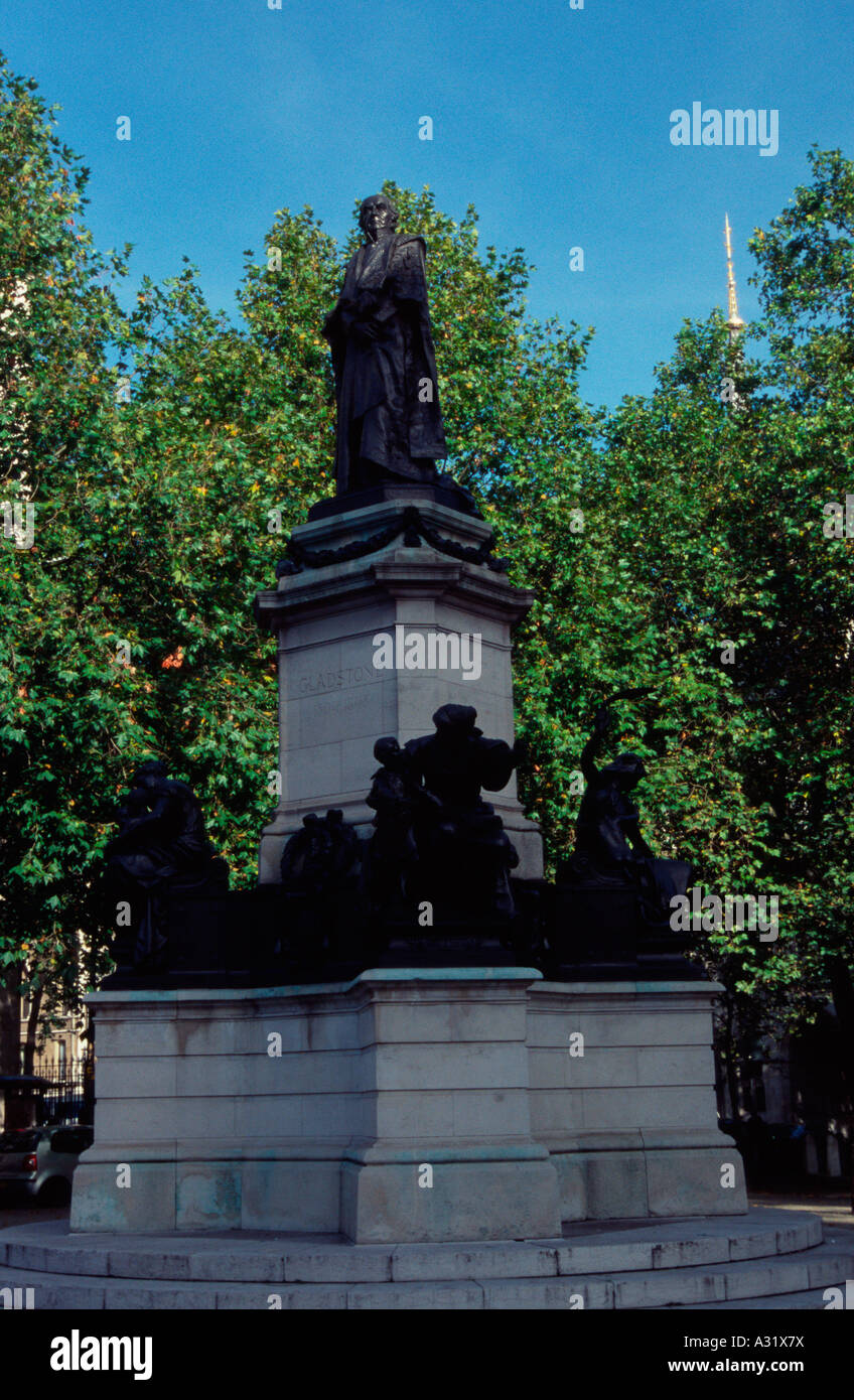 Statue of Gladstone (1809 - 1898), The Strand, London, WC2 Stock Photo ...