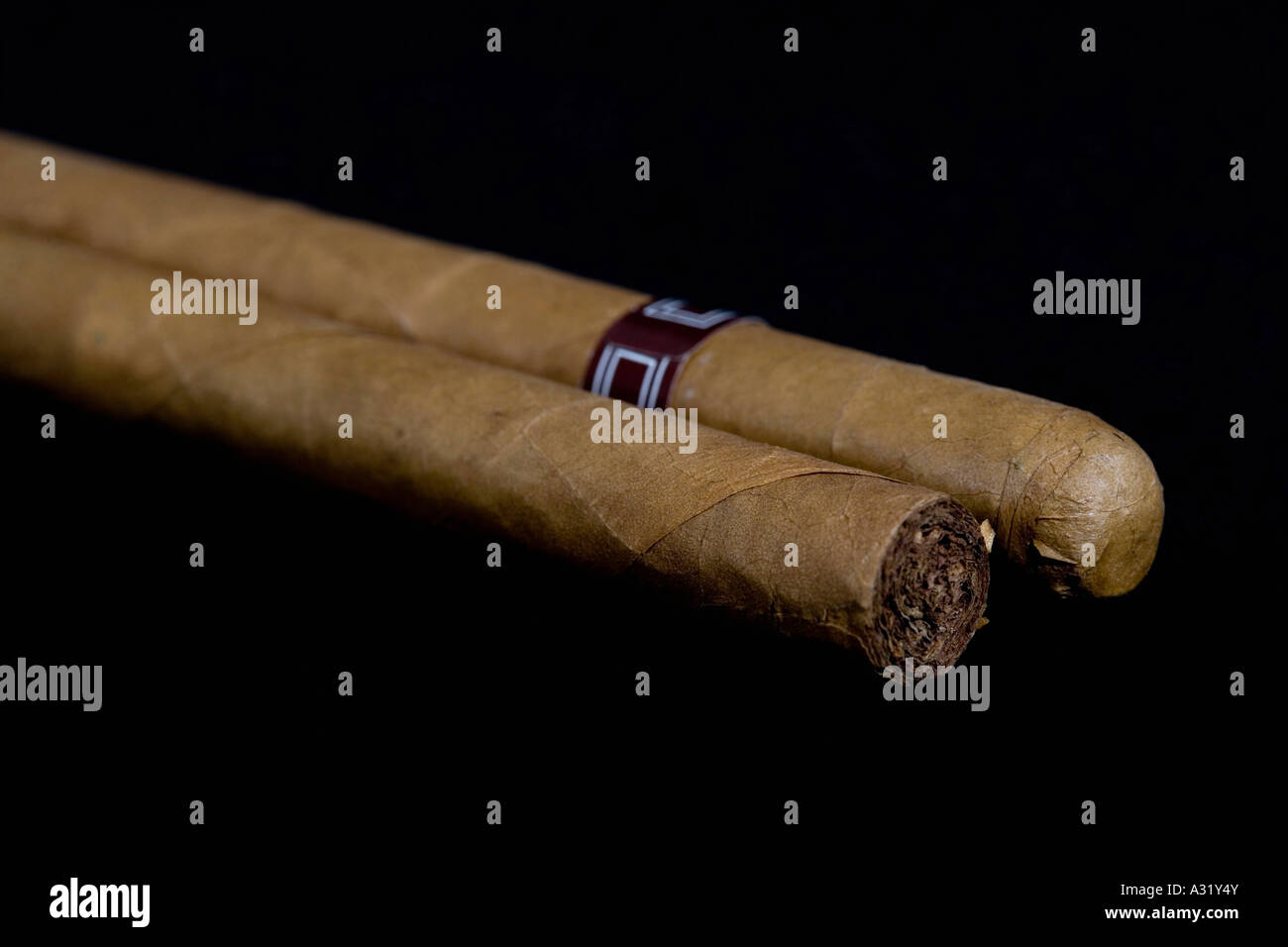 Two cigars hi-res stock photography and images - Alamy