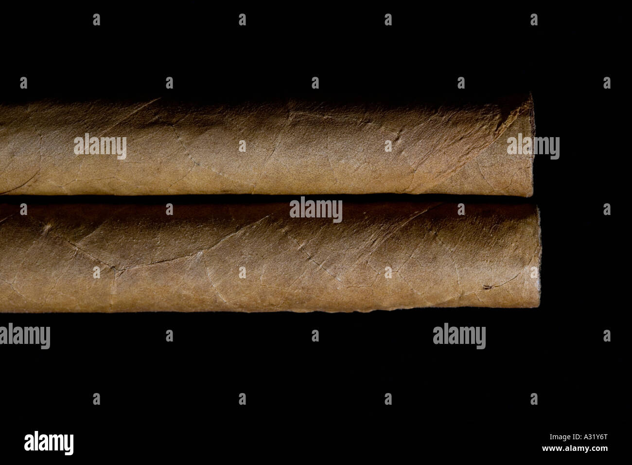 Two cigars hi-res stock photography and images - Alamy