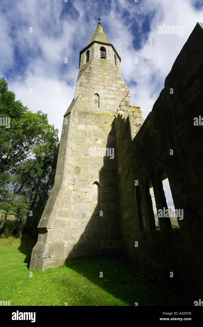 Old ruined kirk laggan bridge hi-res stock photography and images - Alamy