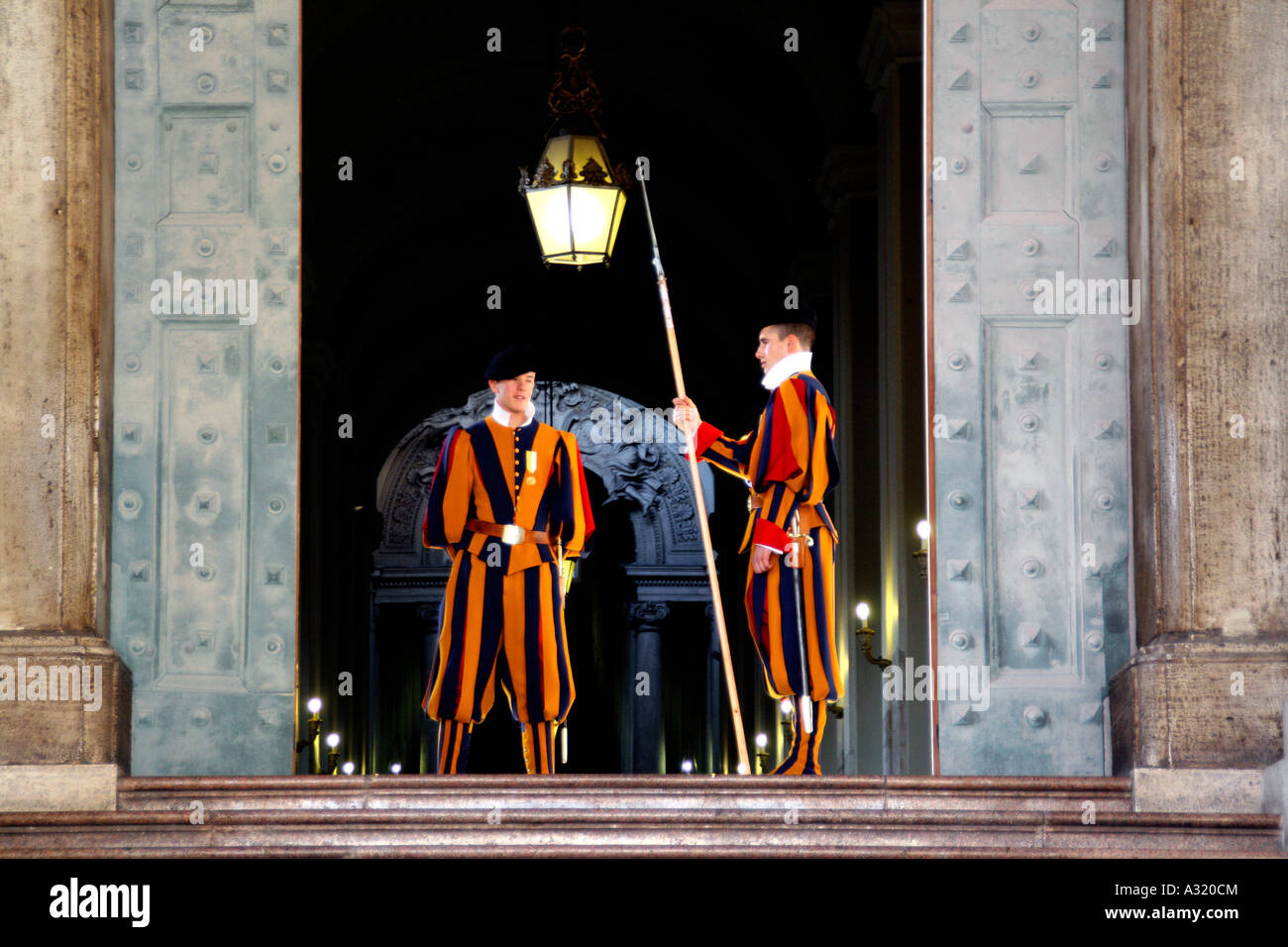 Swiss Guard outside St Peters Basilica Rome Italy Stock Photo - Alamy
