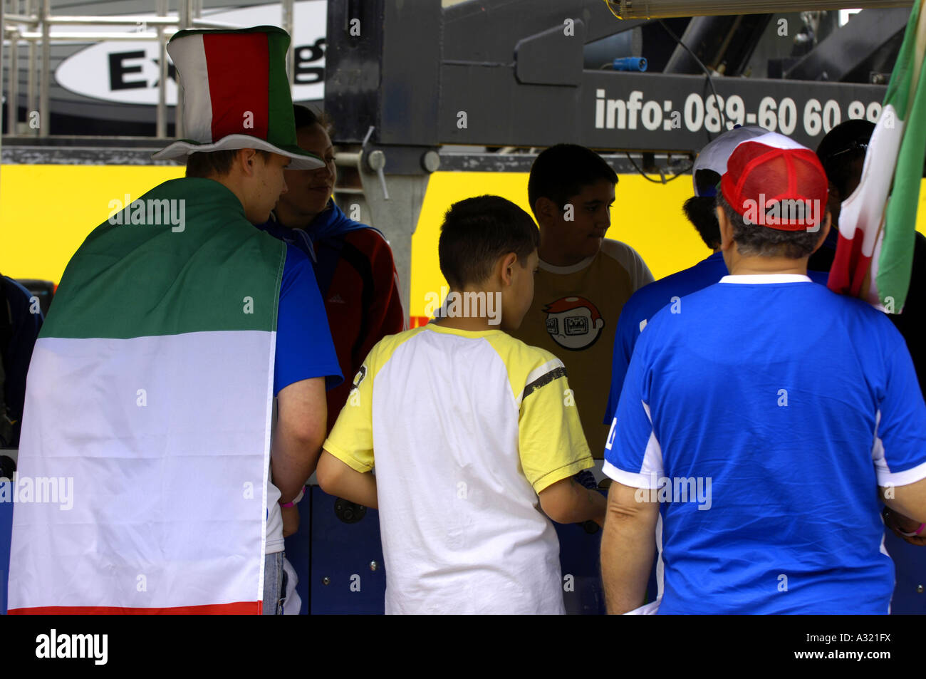 italian italy italia football soccer fans supporters tifosi italiani ...