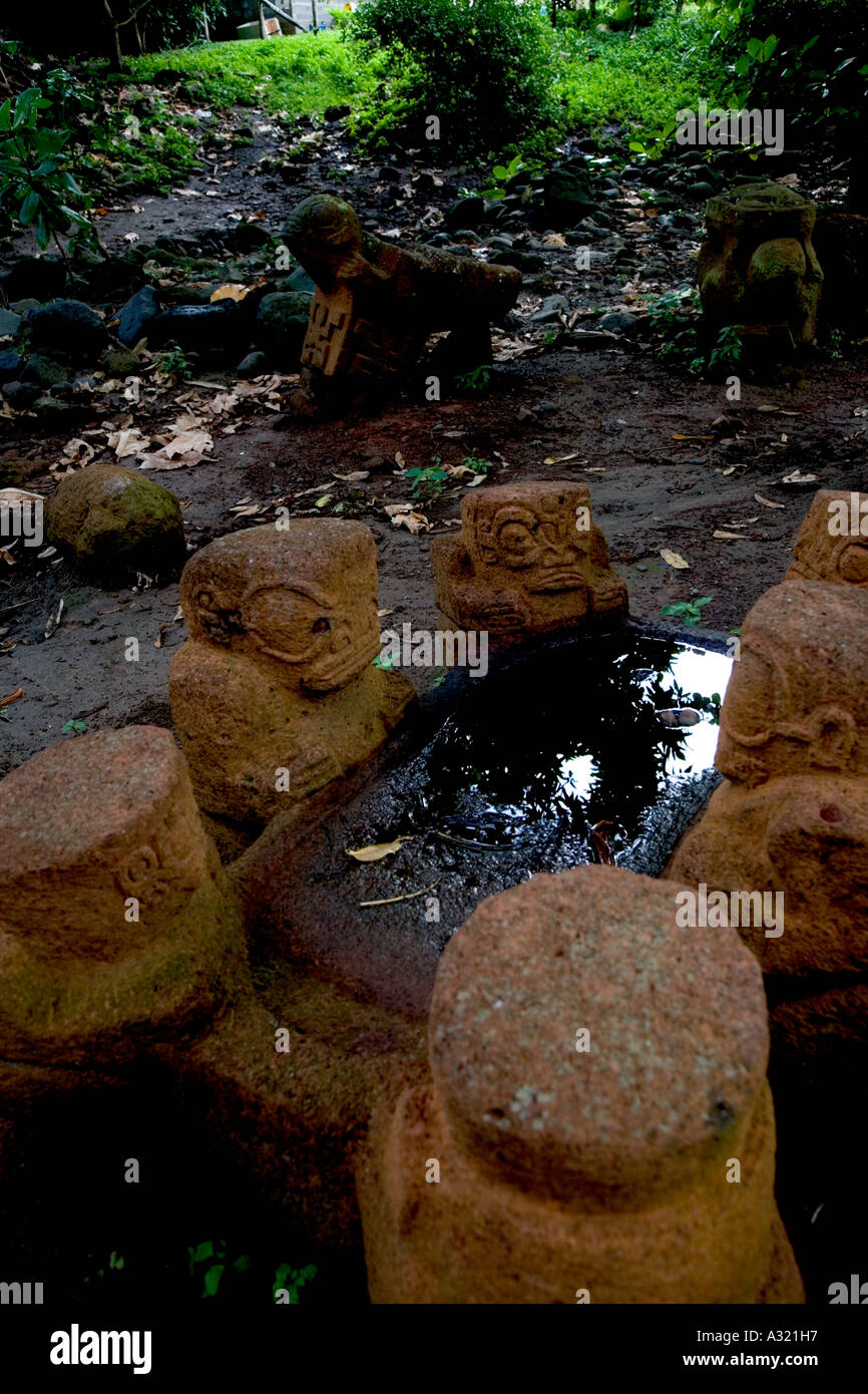 Marquesa tikis hi-res stock photography and images - Alamy