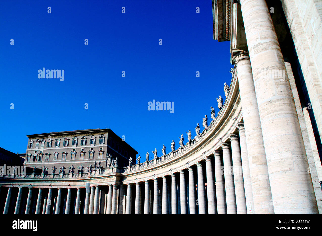 The colonnade in Saint Peters Square Rome Italy Stock Photo - Alamy