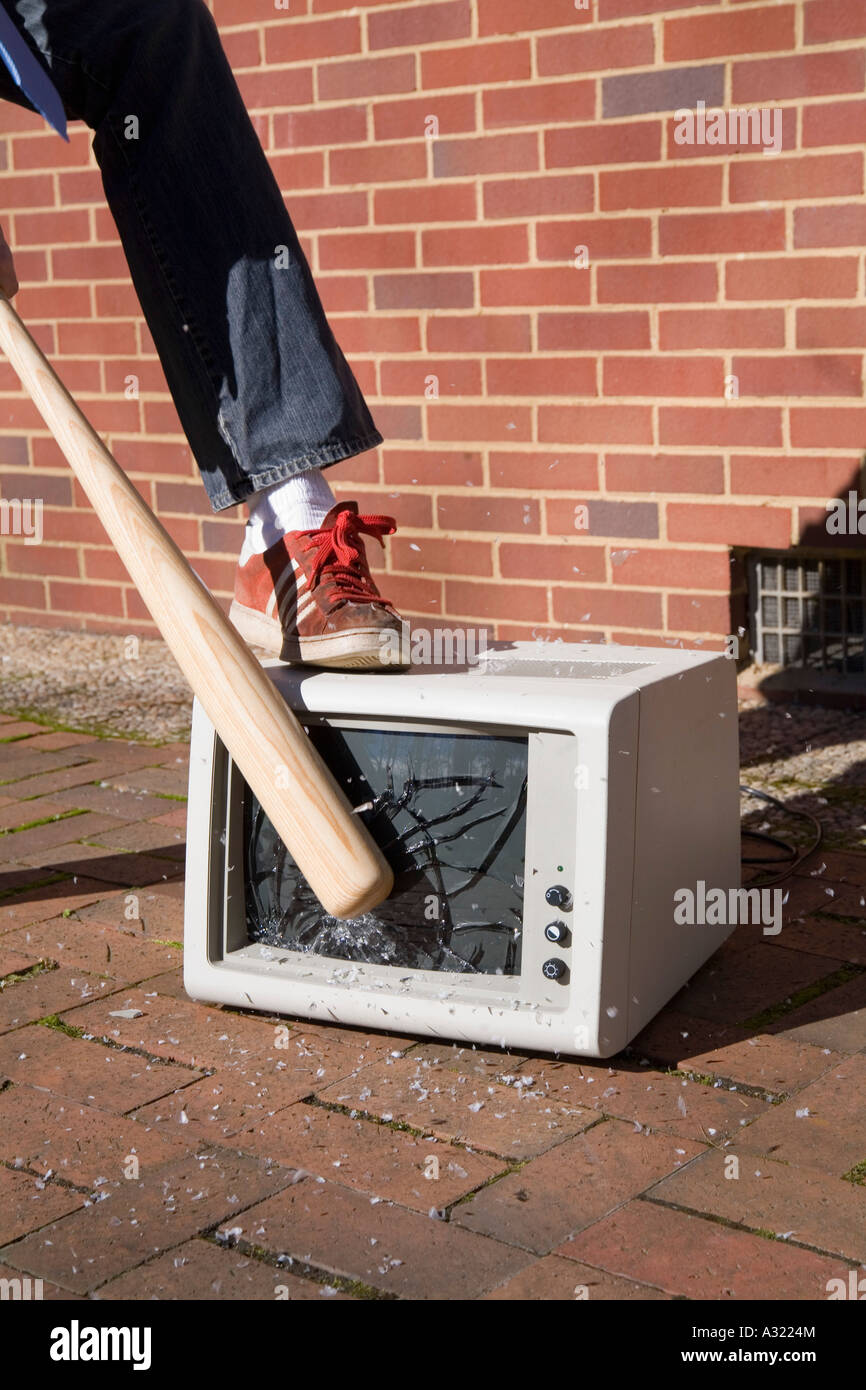 Smashed monitor hi-res stock photography and images - Alamy