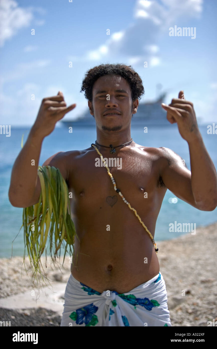 Welcome ceremony Polynesian dancer Tiputa Rangiroa Tuamotu Islands ...