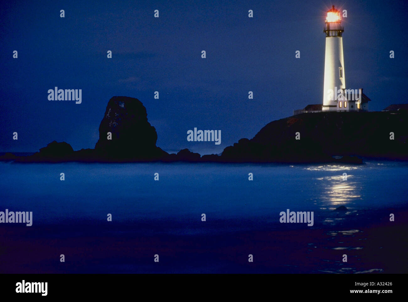 Pigeon Point Lighthouse at night Santa Cruz California Stock Photo - Alamy