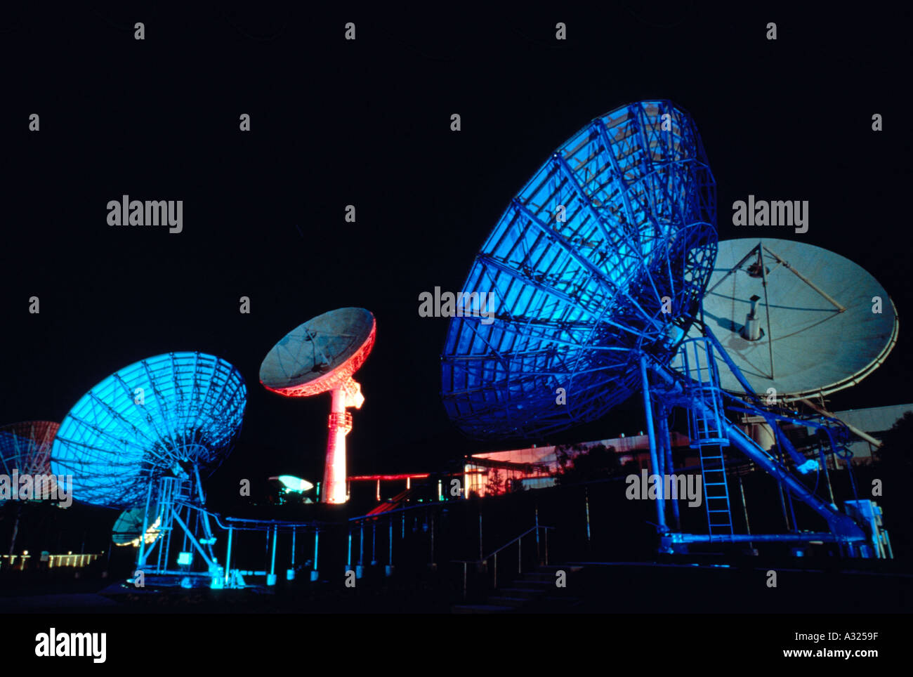 Night time industries hi-res stock photography and images - Alamy
