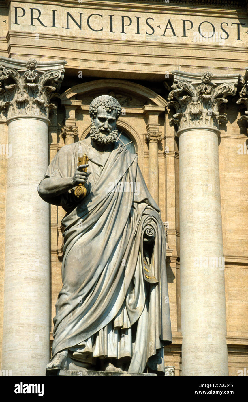 Statue of St Peter Vatican Rome 2 Stock Photo - Alamy
