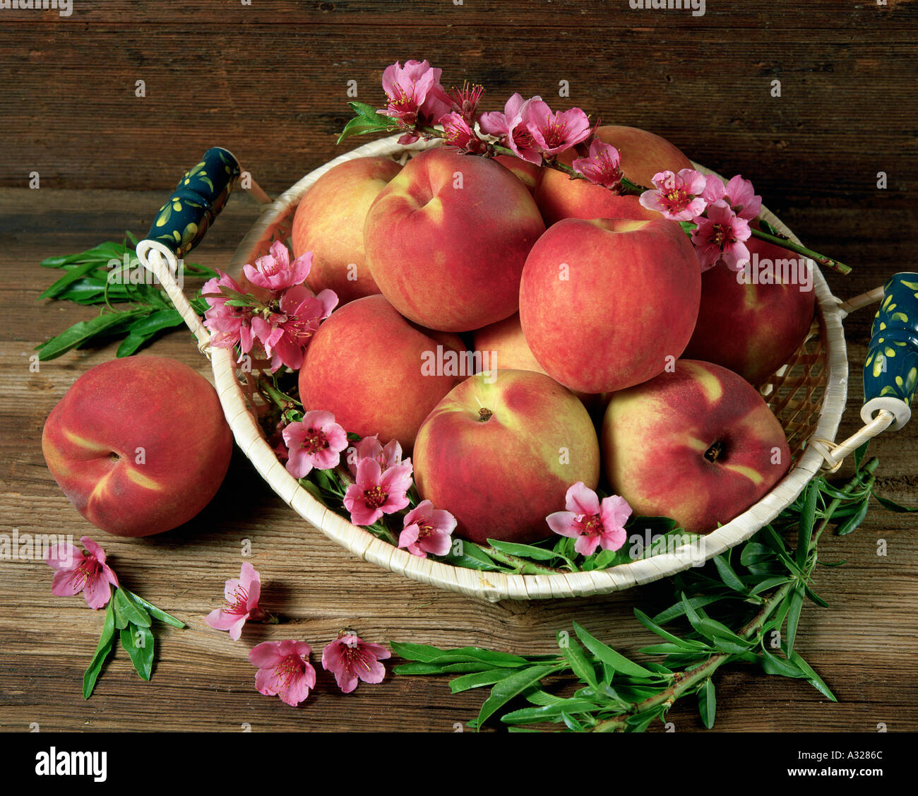 Peaches and flowers hi-res stock photography and images - Alamy