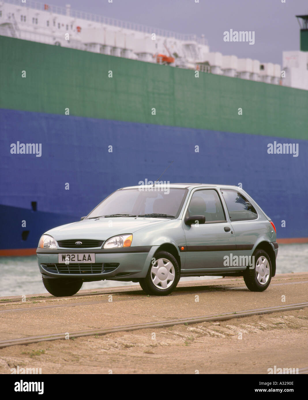 Ford fiesta finesse hi-res stock photography and images - Alamy