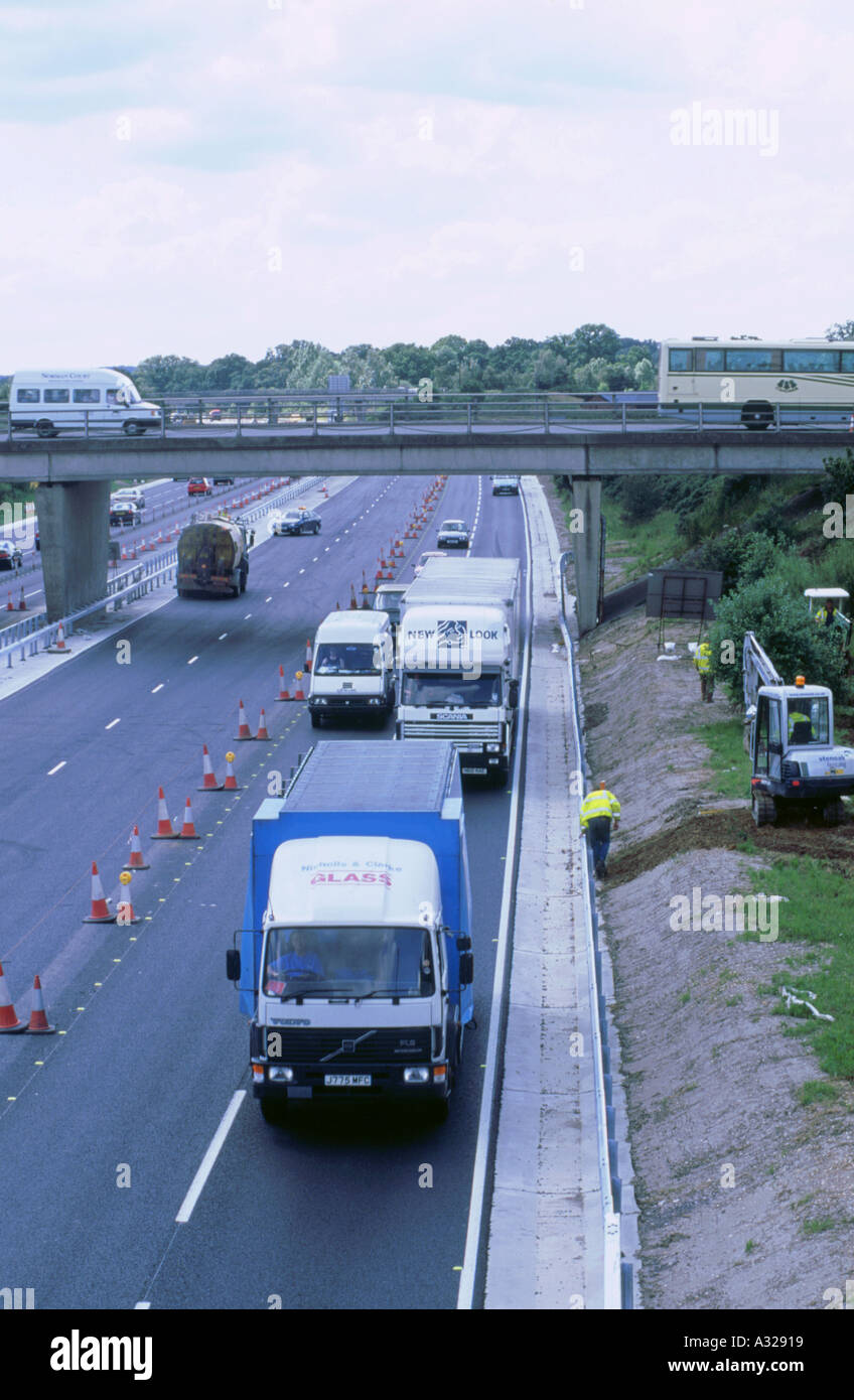 Contraflow system hi-res stock photography and images - Alamy