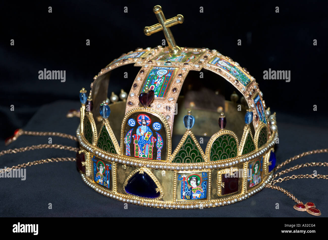 St Stephen's crown Stock Photo - Alamy