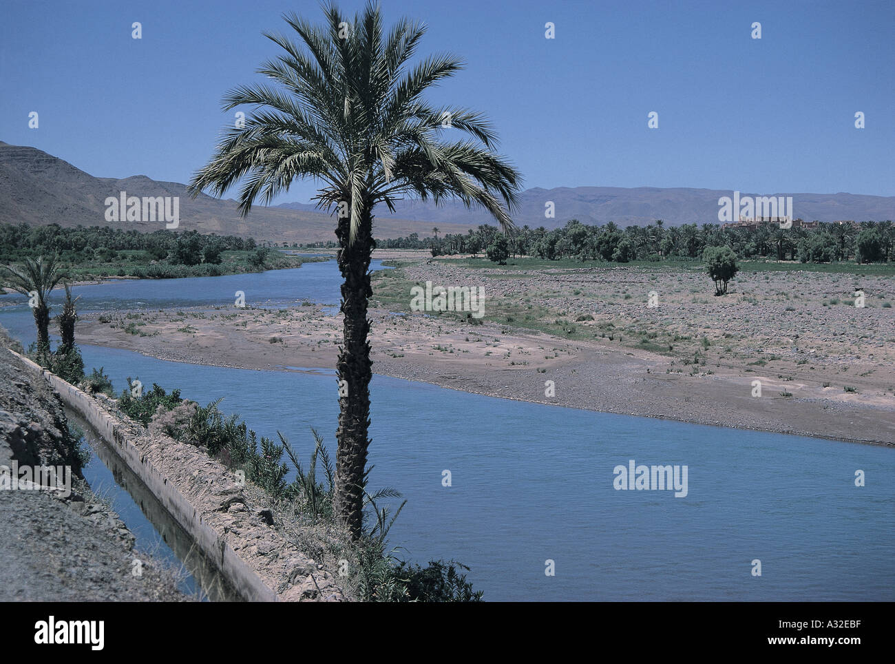 Draq hi-res stock photography and images - Alamy