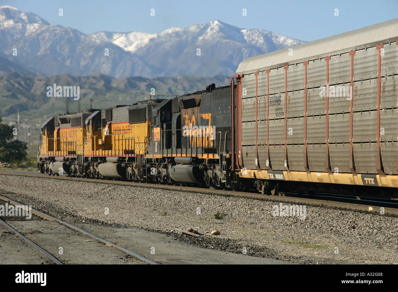 Autorack hi-res stock photography and images - Alamy