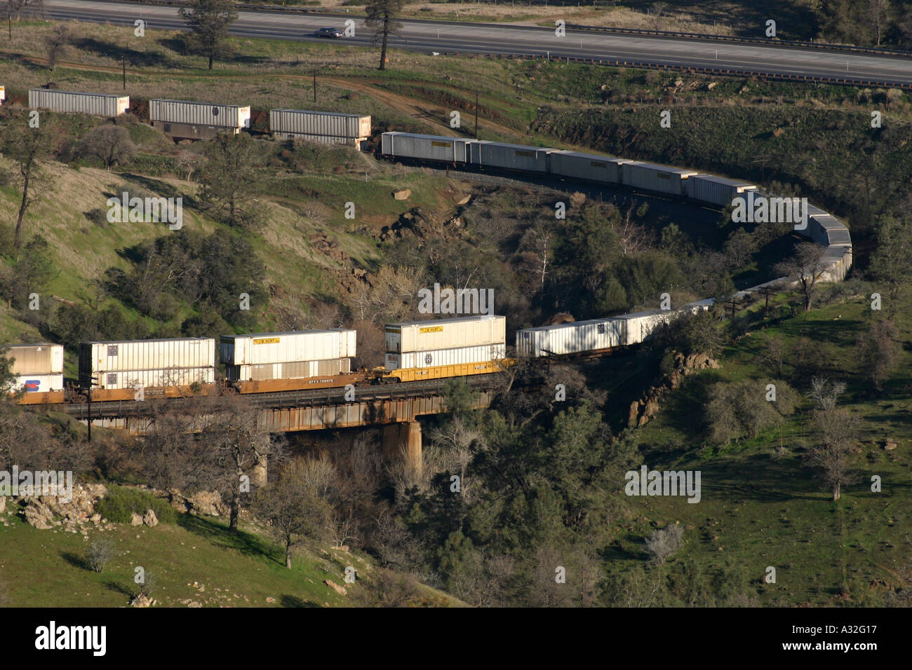 Intermodal Train at Tehachapi Loop California USA Stock Photo - Alamy