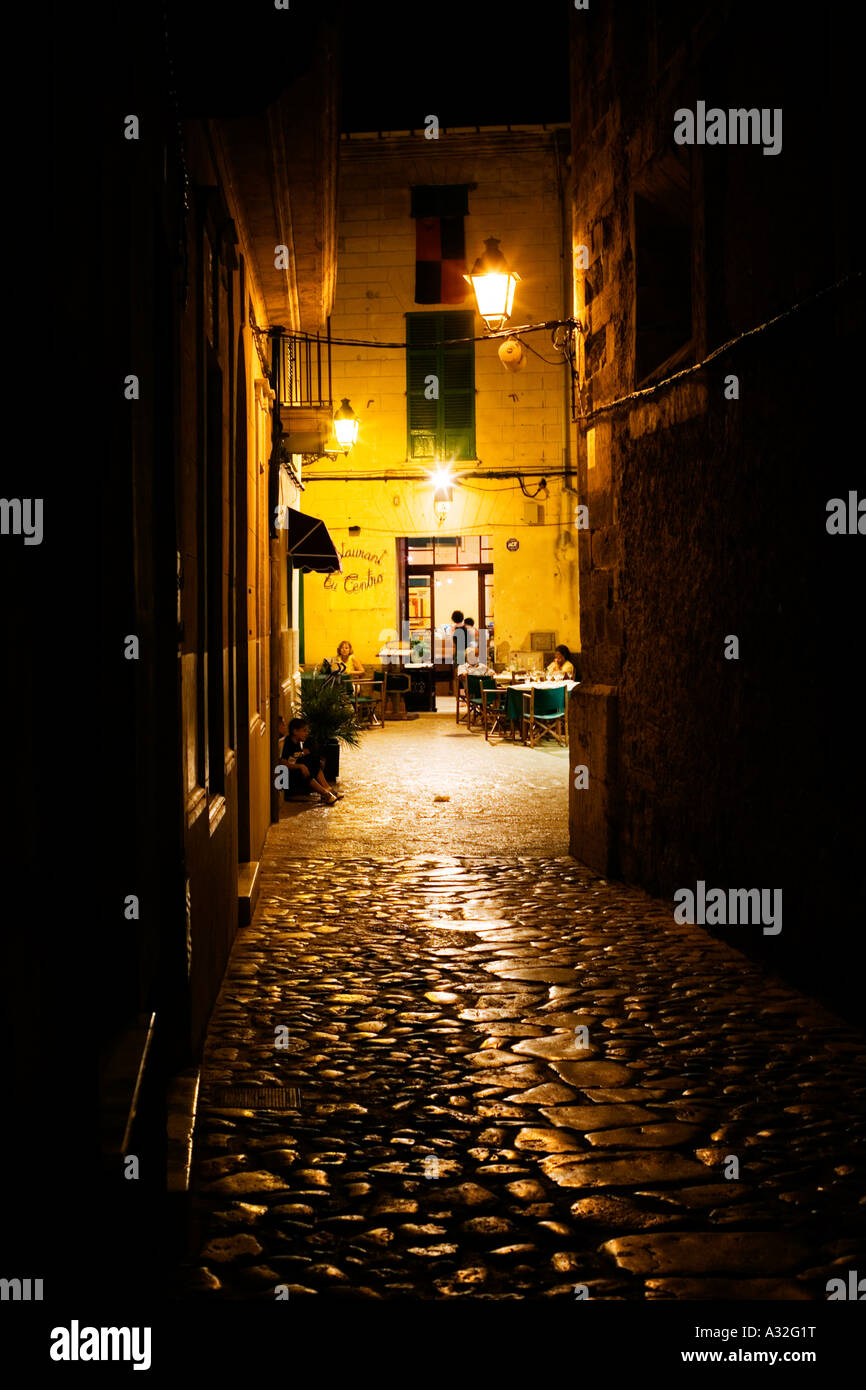 A cobbled alleyway leading to the Restaurant Eu Centro in the town of ...