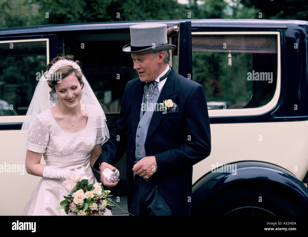 jennifer parker christopher dyer bride father wedding uk 1997 Stock ...