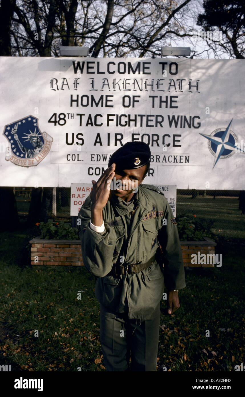raf lakenheath usaf base saluting guard at entrance 1982 Stock Photo ...
