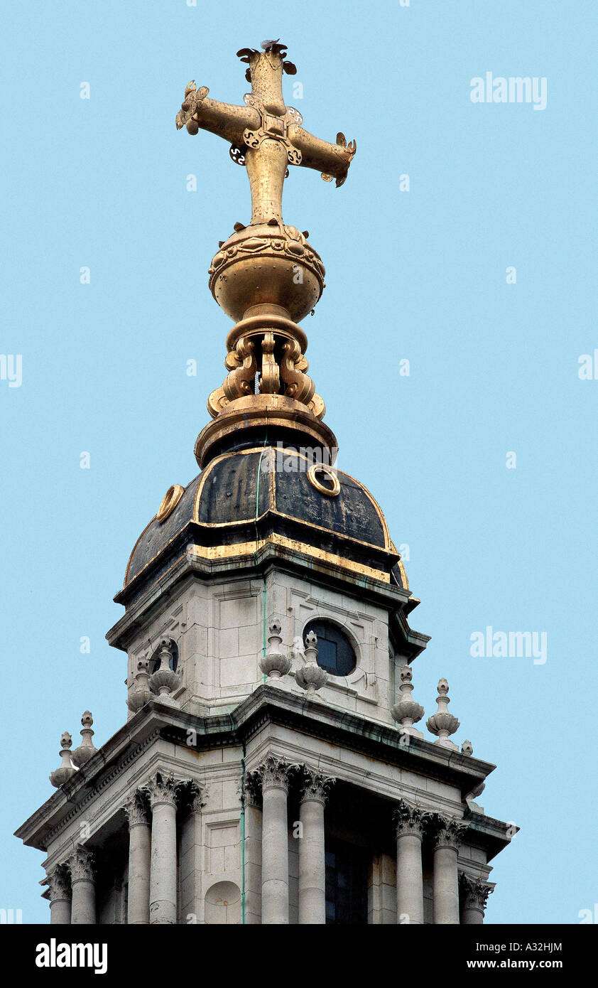 Cross of st pauls cathedral hi-res stock photography and images - Alamy