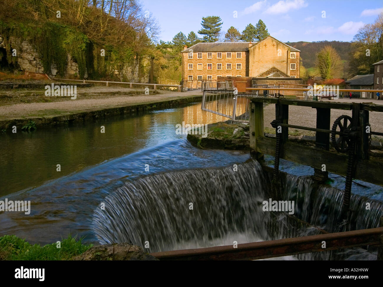 Water powered cotton mill 1771 hi-res stock photography and images - Alamy