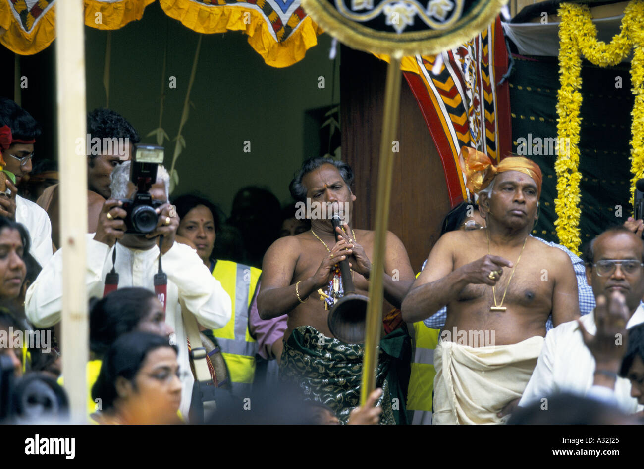Tamil temple in london hi-res stock photography and images - Alamy